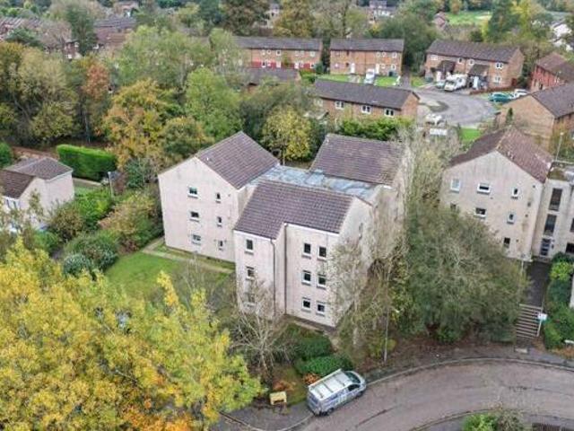 East Kilbride, Martinside, Glasgow, 3 Bedroom Flat