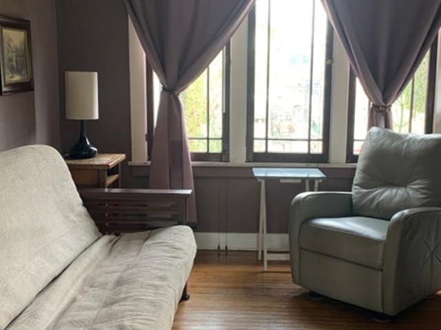 East LA Spot! Clean Furnished Room + BBQ Yard