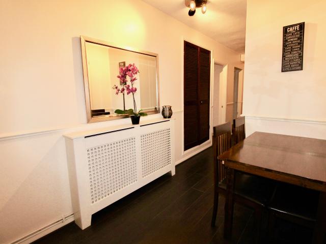 East Putney 4, United_kingdom Room 3