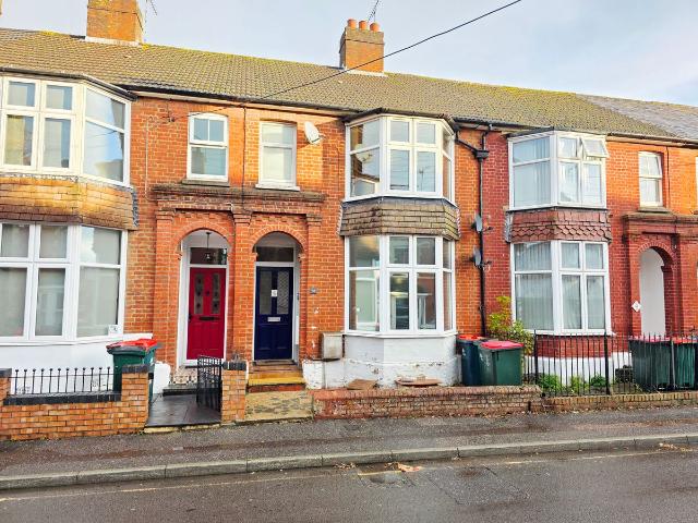 East Park, Crawley RH10, 1 bed flat to rent, £1,150 pcm | PrimeLocation