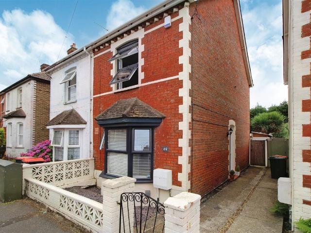 East Park, West Green RH10, 2 bed property to rent, £1,595 pcm | PrimeLocation