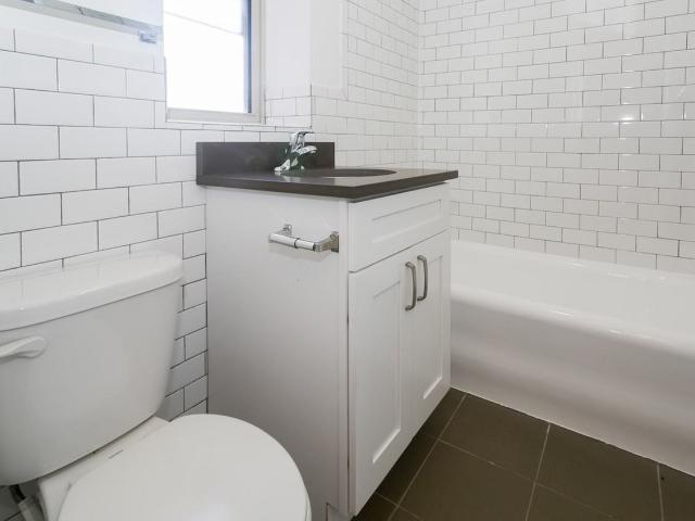 East Park Tower 1 Bedroom Apartment for Rent at 5242 S Hyde Park Blvd, Chicago, IL 60615 Hyde Park