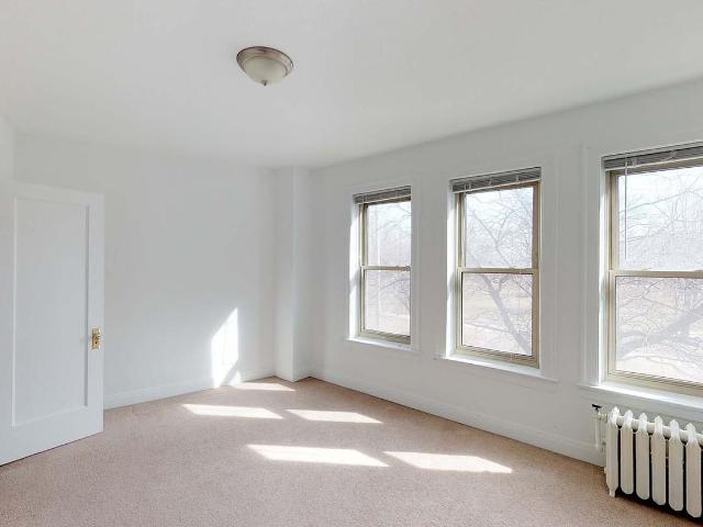 East Park Tower 2 Bedroom Apartment for Rent at 5242 S Hyde Park Blvd, Chicago, IL 60615 Hyde Park