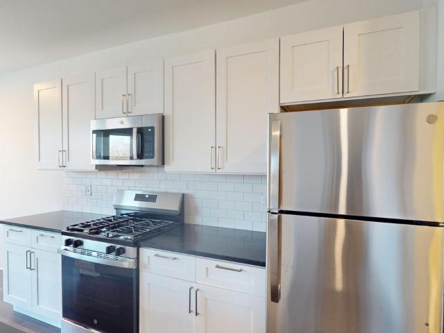 East Park Tower Studio Apartment for Rent at 5242 S Hyde Park Blvd, Chicago, IL 60615 Hyde Park