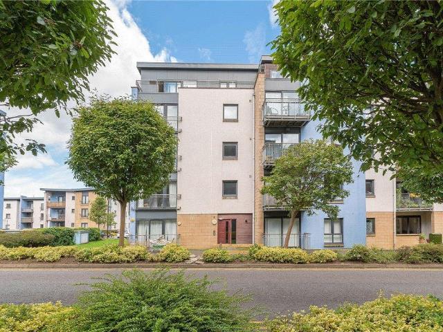 East Pilton Farm Avenue, Edinburgh. 1 bed apartment to rent £1,050 pcm £242 pw