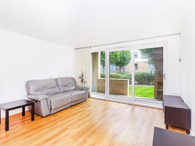 East Pilton Farm Avenue, Pilton. 2 bed flat to rent £1,325 pcm £306 pw