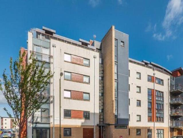 East Pilton Farm Crescent, Edinburgh, 2 Bedroom Flat