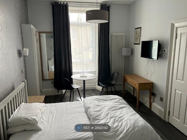 East Preston Street, Edinburgh EH8, Studio to rent, £1,250 pcm | PrimeLocation
