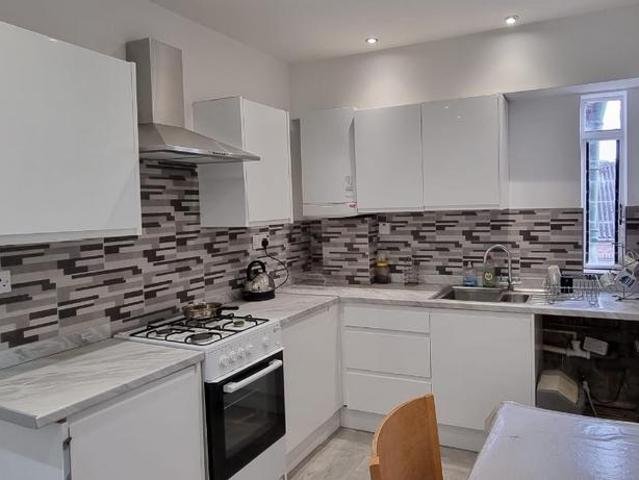 East Prescot Road, Liverpool 3 bed flat to rent £1,000 pcm £231 pw