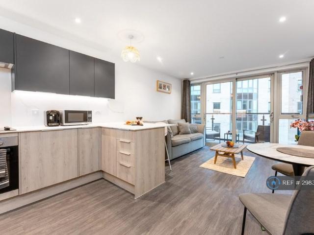 East Quay Road, Poole, BH15 1 bed flat to rent £1,600 pcm £369 pw
