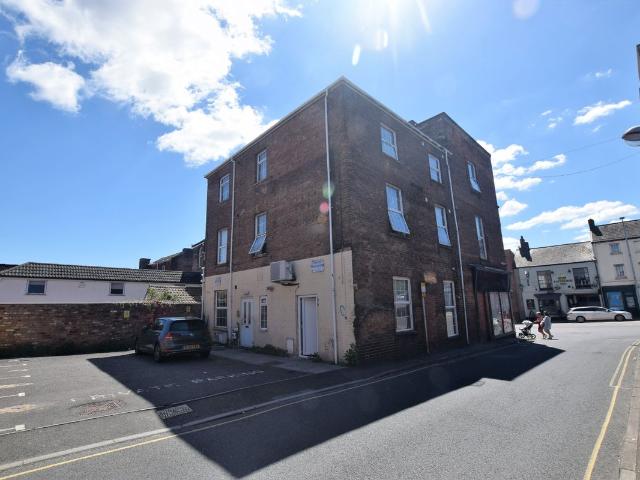 East Reach, Taunton, Somerset TA1, 2 bed flat to rent, £995 pcm | PrimeLocation