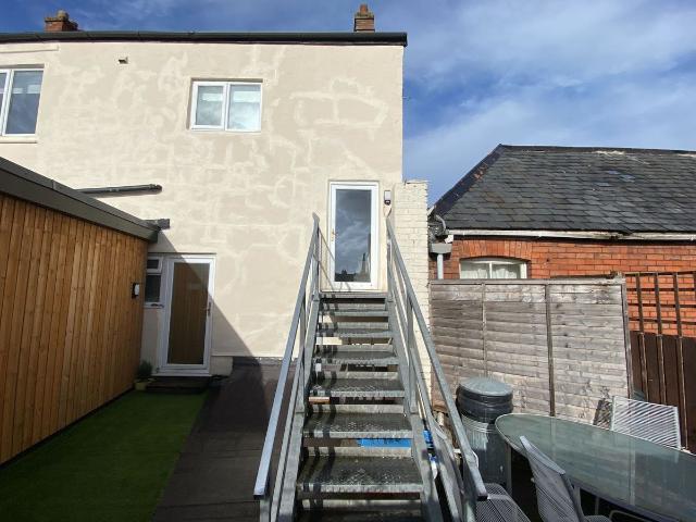 East Reach, Taunton TA1, 2 bed flat to rent, £1,100 pcm | PrimeLocation