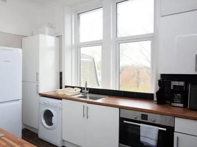 East Renfrewshire, G46 6UE, United Kingdom | 2 bed apartment for rent #97303900 | Rentberry