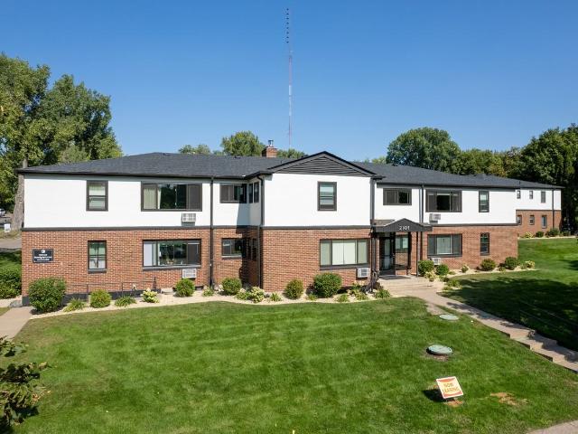 East River Terrace Studio Apartment for Rent at 2101 East River Terrace, Minneapolis, MN 55414 Prospect Park