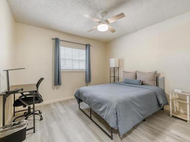 East Riverside Oltorf Gem | Near St. Edwards, ACC, Lady Bird Lake & Downtown Austin