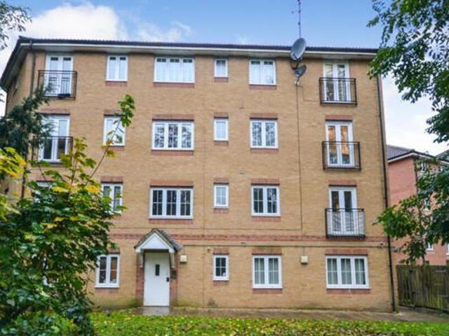 East Road, Bromley Close, Harlow, 2 Bedroom Apartment