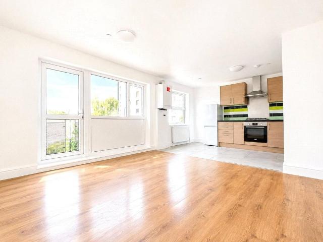East Road, London, E15 2 bed apartment to rent £1,850 pcm £427 pw