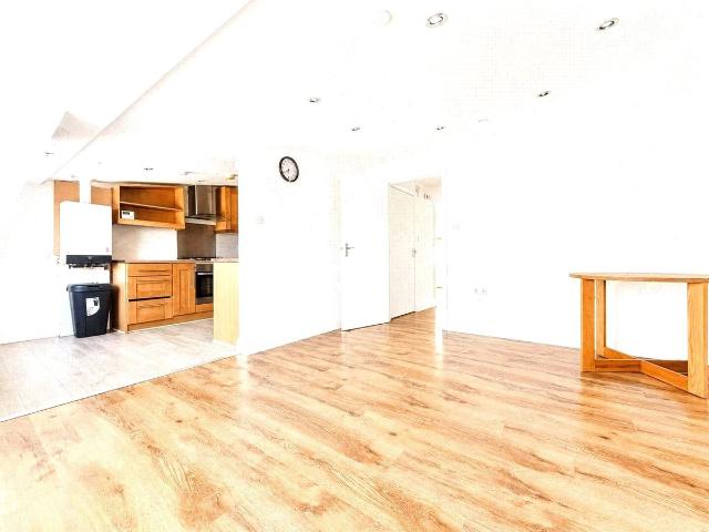 East Road, London E15, 2 bed flat to rent, £1,800 pcm | PrimeLocation