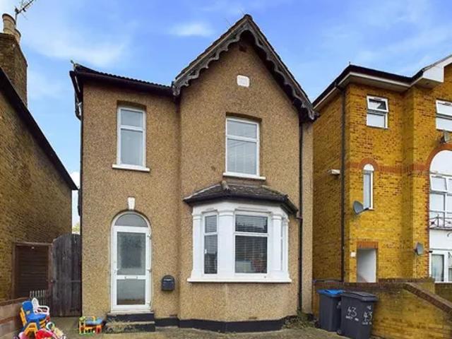 East Road, London, KT2 6EL, United Kingdom | 3 bed house for rent #135675477 | Rentberry