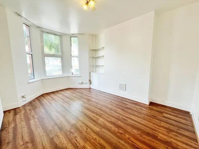 East Road, Stratford E15, Property for rent