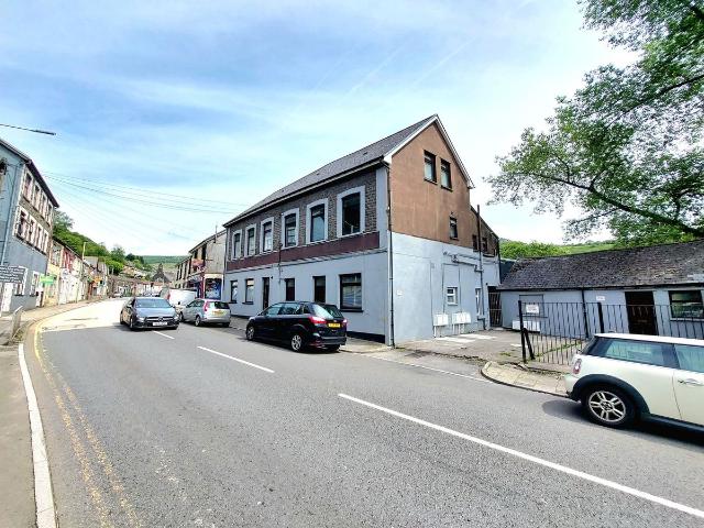 East Road, Tylorstown CF43, 2 bed end terrace house to rent, £600 pcm | PrimeLocation