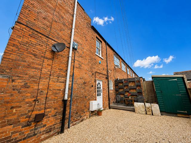 East Street, Tewkesbury GL20, 2 bed terraced house to rent, £1,100 pcm | PrimeLocation