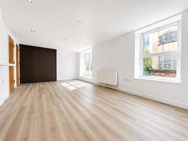 East Street, Brighton BN1, 3 bed maisonette to rent, £2,000 pcm | PrimeLocation