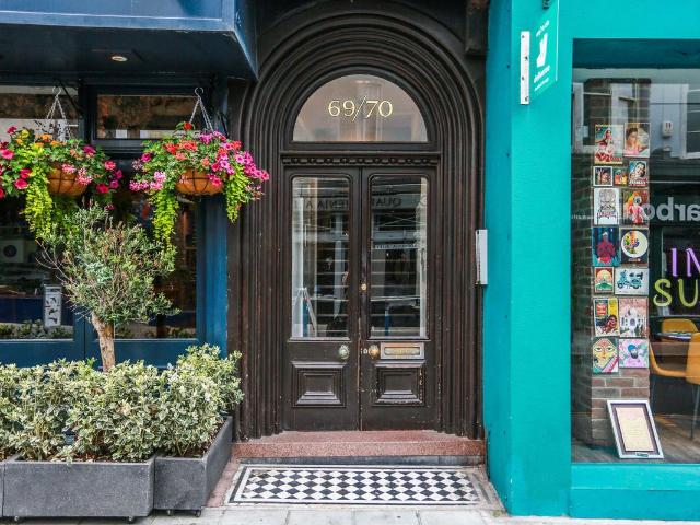 East Street, Brighton BN1, 2 bed flat to rent, £1,750 pcm | PrimeLocation