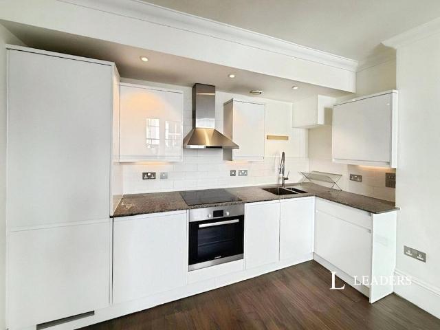 East Street, Brighton, East Sussex, BN1 2 bed flat to rent £1,650 pcm £381 pw