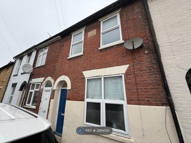 East Street, Chatham ME4, 1 bed flat to rent, £825 pcm | PrimeLocation