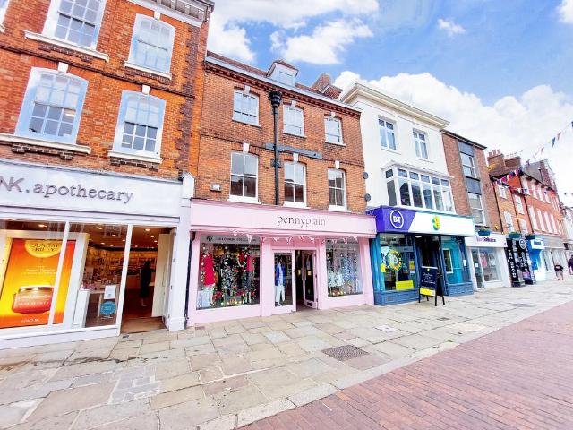 East Street, Chichester, PO19 3 bed apartment to rent £2,000 pcm £462 pw