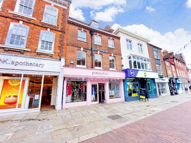 East Street, Chichester PO19, 3 bed flat to rent, £2,000 pcm | PrimeLocation