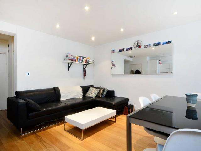 East Street, Elephant And Castle, London SE17, 3 bed flat to rent, £2,470 pcm | PrimeLocation