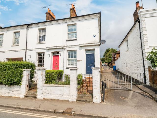 East Street, Farnham, Surrey GU9, 2 bed end terrace house to rent, £2,000 pcm | PrimeLocation