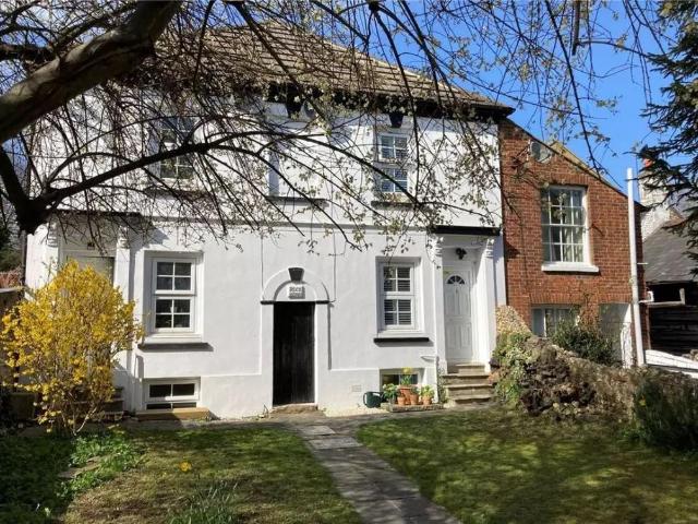 East Street, Farnham 2 bed cottage to rent £1,950 pcm £450 pw