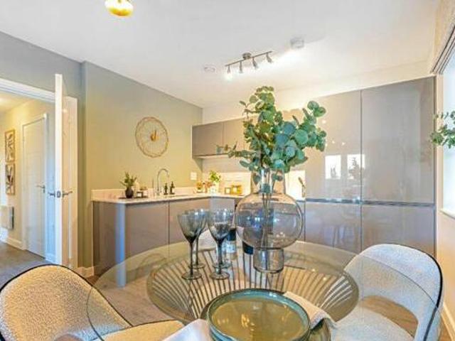 East Street, Farnham, 2 Bedroom Apartment