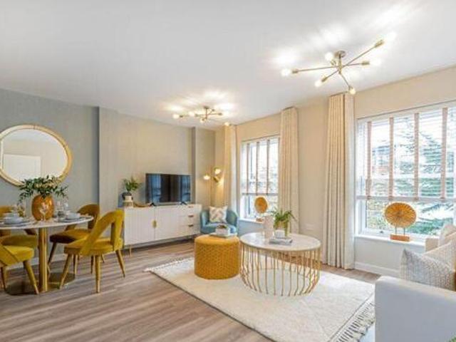 East Street, Farnham, 3 Bedroom Apartment