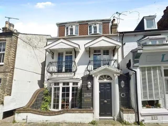 East Street, Herne Bay 3 bed end of terrace house for sale £.