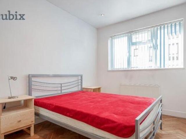 East Street, London, 2 Bedroom Flat