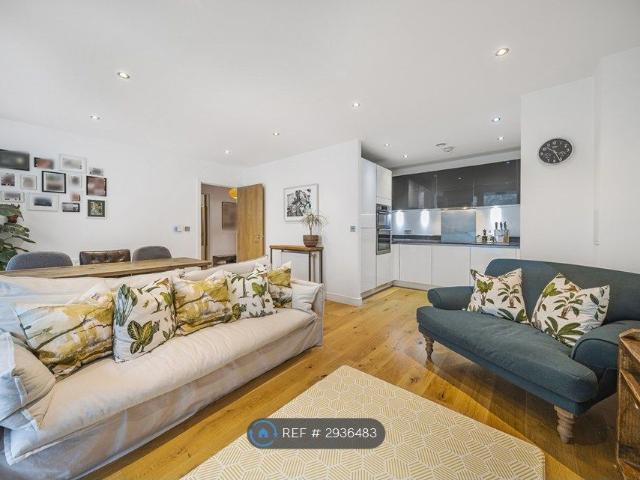 East Street, London SE17, 2 bed flat to rent, £2,950 pcm | PrimeLocation