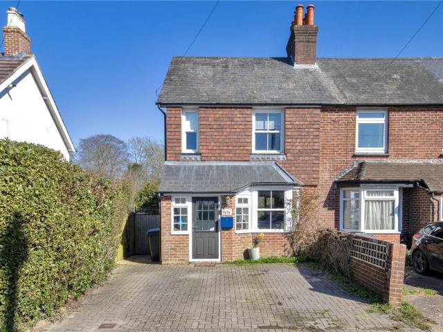East Street, Mayfield, East Sussex, TN20 4 bed end of terrace house to rent £2,250 pcm £519 pw