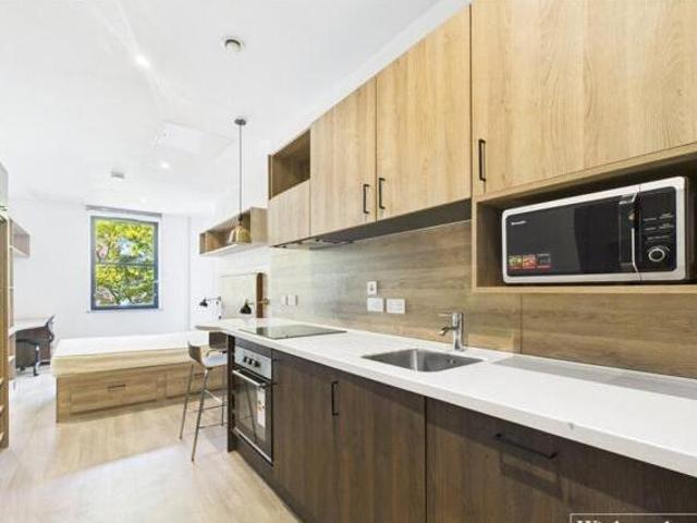 East Street, New Century Place, Reading, Studio Flat For
