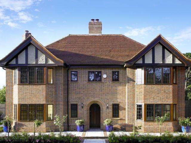East Street Rusper RH12 6 bed detached house to rent £5,500 pcm £1,269 pw