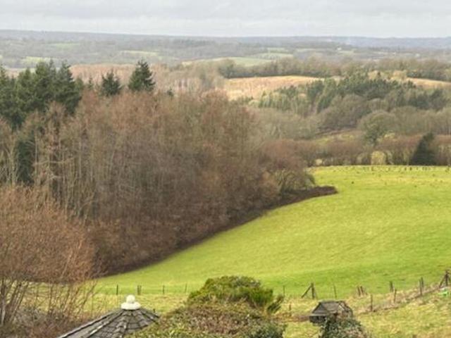 East Sussex, Staplecross, 3 Bedroom Detached