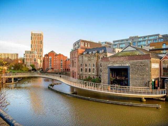 East Tucker Street, Bristol, BS1 1 bed apartment to rent £1,650 pcm £381 pw