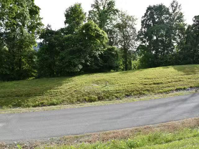 East Tennessee Land 1.38 Acres Close to Lake Norris