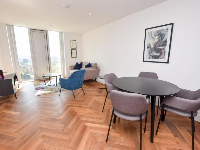 East Tower, Deansgate Square, 9 Owen. 1 bed flat to rent £1,600 pcm £369 pw