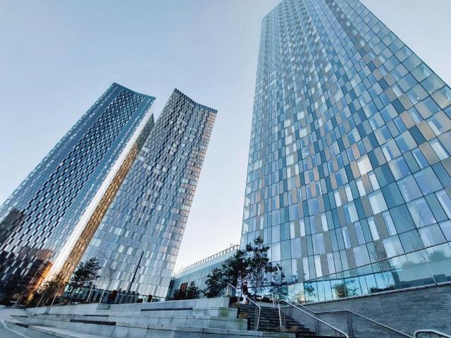 East Tower, Deansgate Square, 9 Owen. 2 bed flat to rent £1,995 pcm £460 pw
