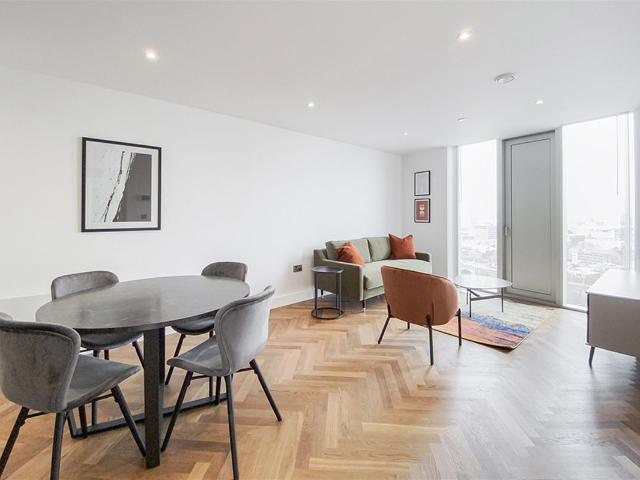East Tower, Deansgate Square M15, 2 bed flat to rent, £1,800 pcm | PrimeLocation