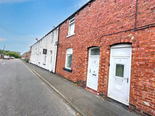 East View, Castletown, Sunderland SR5, 2 bed terraced house to rent, £650 pcm | PrimeLocation